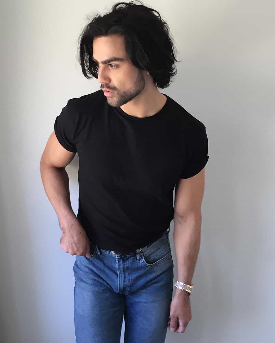 Chin-Length Hair: 50 Medium Styles & Maintenance Tips