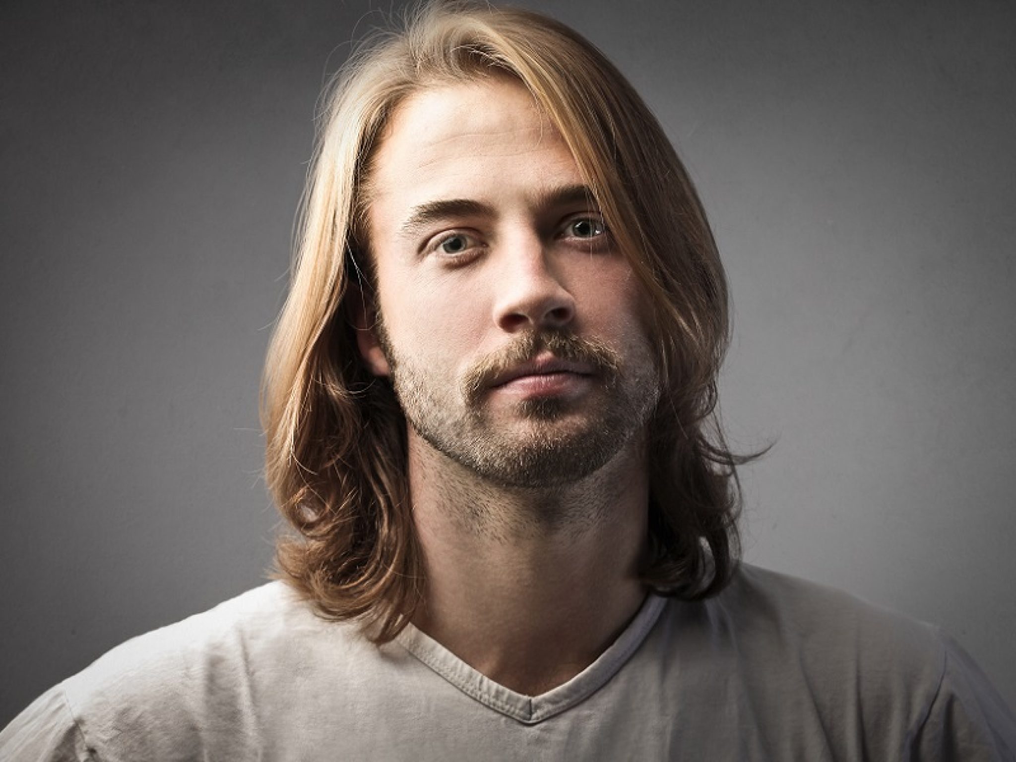 Styling Tips and Best Cuts for Men with Straight Hair